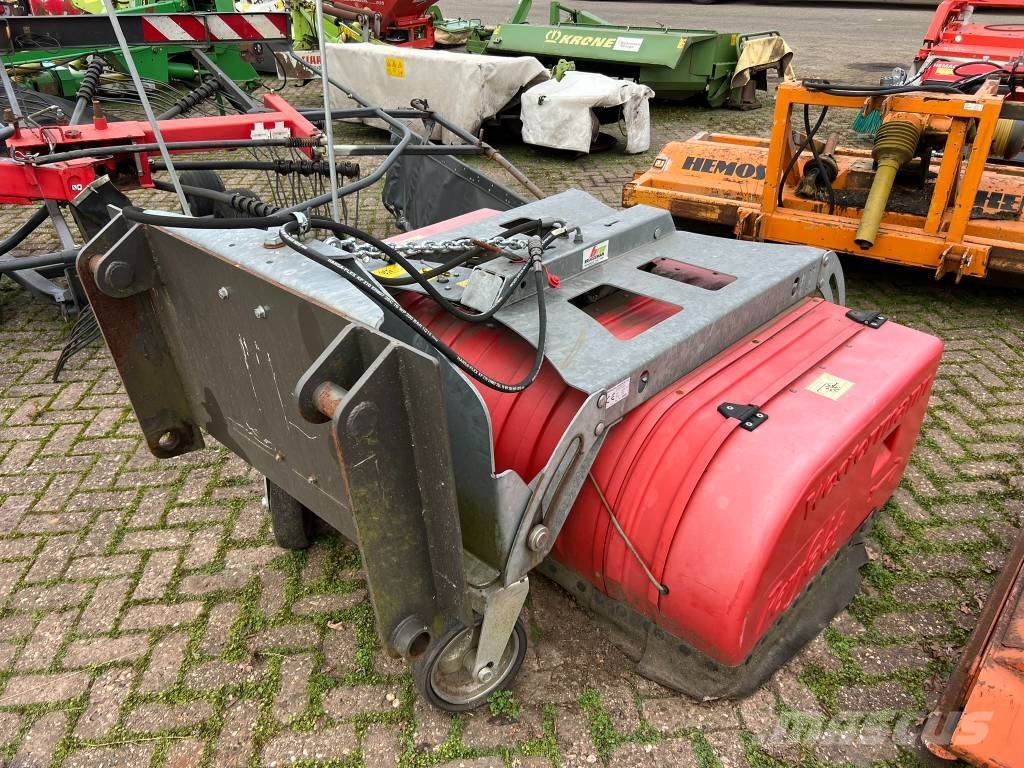 Westermann veegmachine Perfekt 1800 veegmachine, 2020, Broekland ...