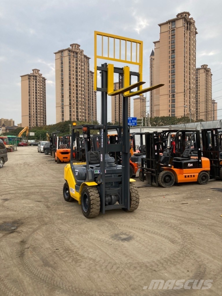 コマツ（小松製作所） FD30T-16, 2016, 中華人民共和国 - 中古 ディーゼル・軽油 - マスカス・ジャパン