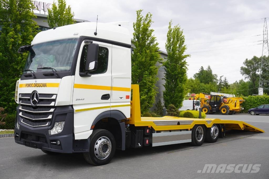 Mercedes-Benz Actros 2542 / NEW tow truck / steered 3rd axle