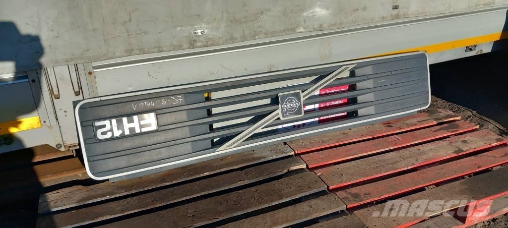 Volvo FH 12 380 8144455 Grille panel, 2000, Jaunolaine, Olaines novads ...