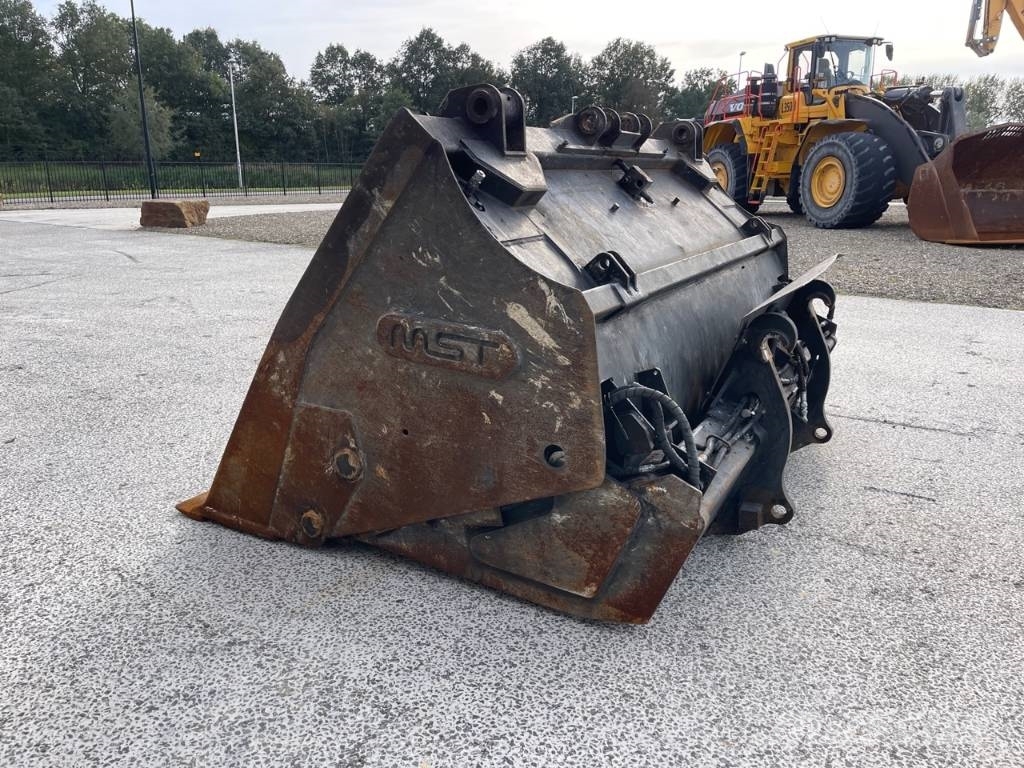 Mst bak High tip bucket / hochkippschaufel 280cm 3800 , Holten ...