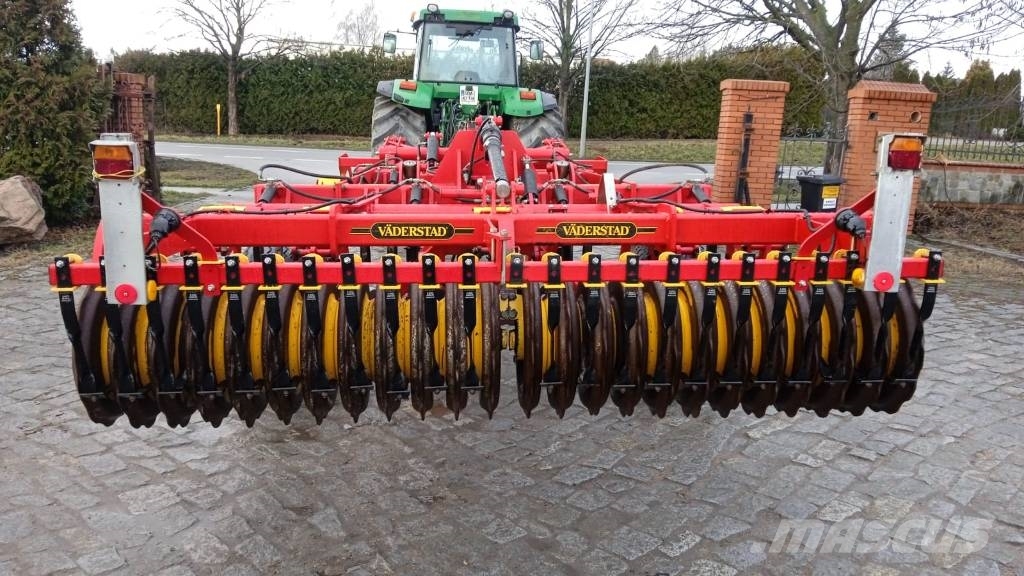 Väderstad TopDown 300, 2016, 83-031 Różyny. POLAND - PL, Polen - Begagnade kultivatorer
