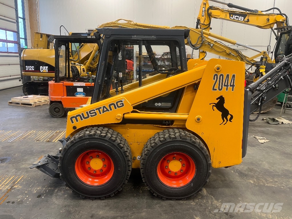 Mustang 2044 / Uudet renkaat, 2 Kauhaa, Lumilevy, 2005, Ilmajoki, Etelä ...