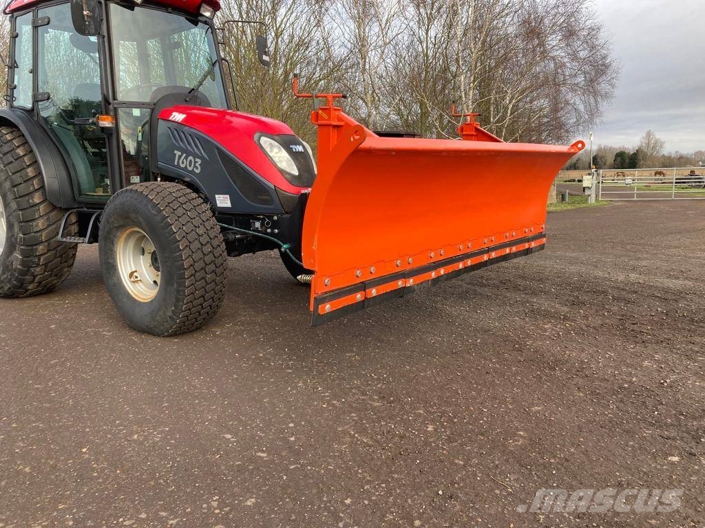 Ditch Witch Tomlinson 8 ft hydraulic snow plough, Lakenheath, Suffolk ...
