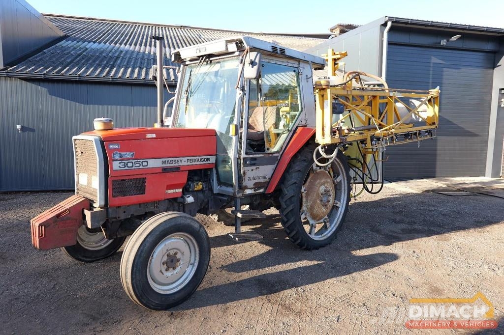 Massey Ferguson 3050 Dutch tractor 2WD with Dubex 21-meter sprayer ...