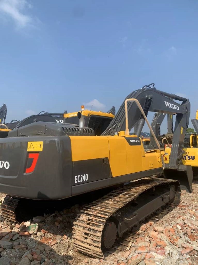 Volvo EC 240, 2021, Chine - Mascus France
