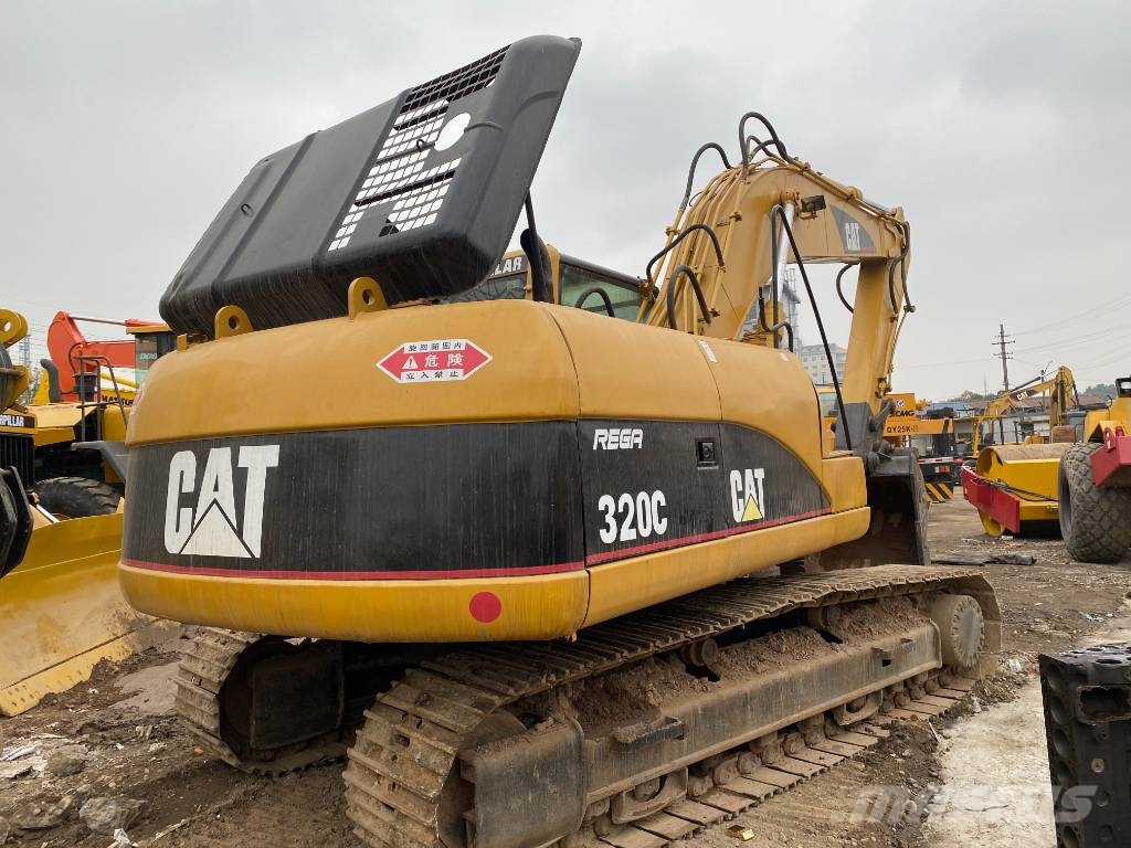 Cat 320 C, 2016, China - Used crawler excavators - Mascus