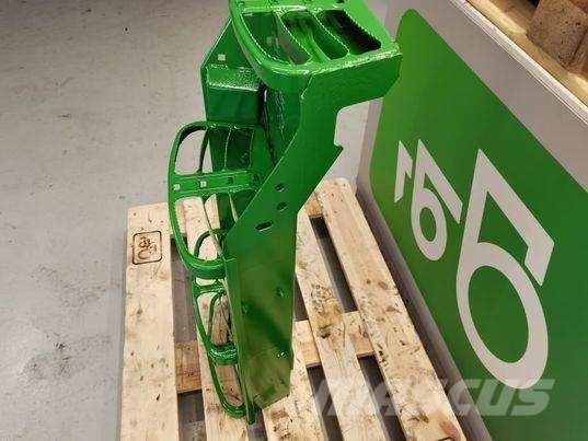 John Deere 6155 R stairs, , Polen - Begagnade hytter och interiör