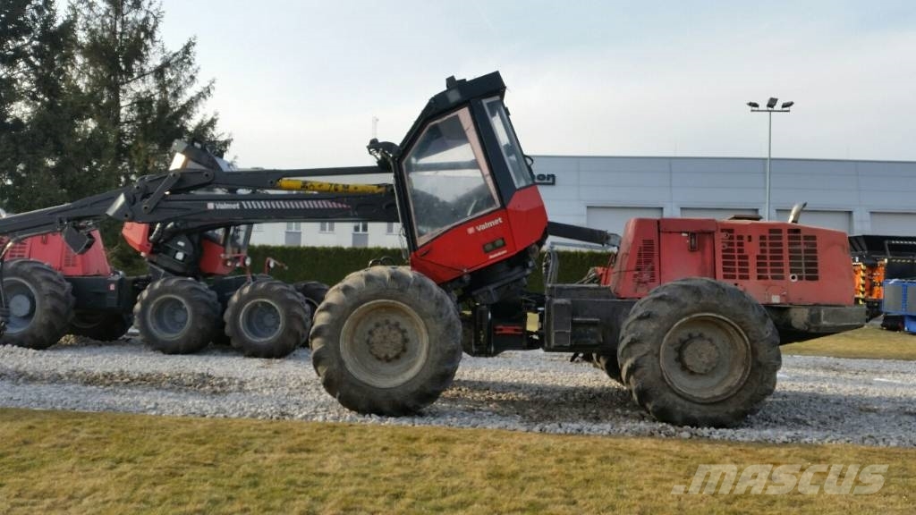 Valmet 901, 2005, Warszawa, Poland - Used harvesters - Mascus USA
