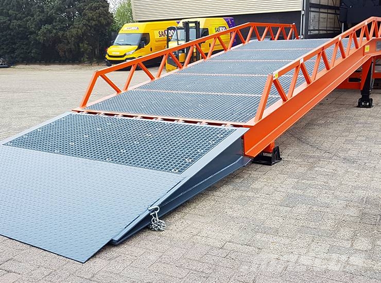 Saurus Mobiele Laadbrug oprijbrug 8 tot 20 ton - ramper för uthyrning ...