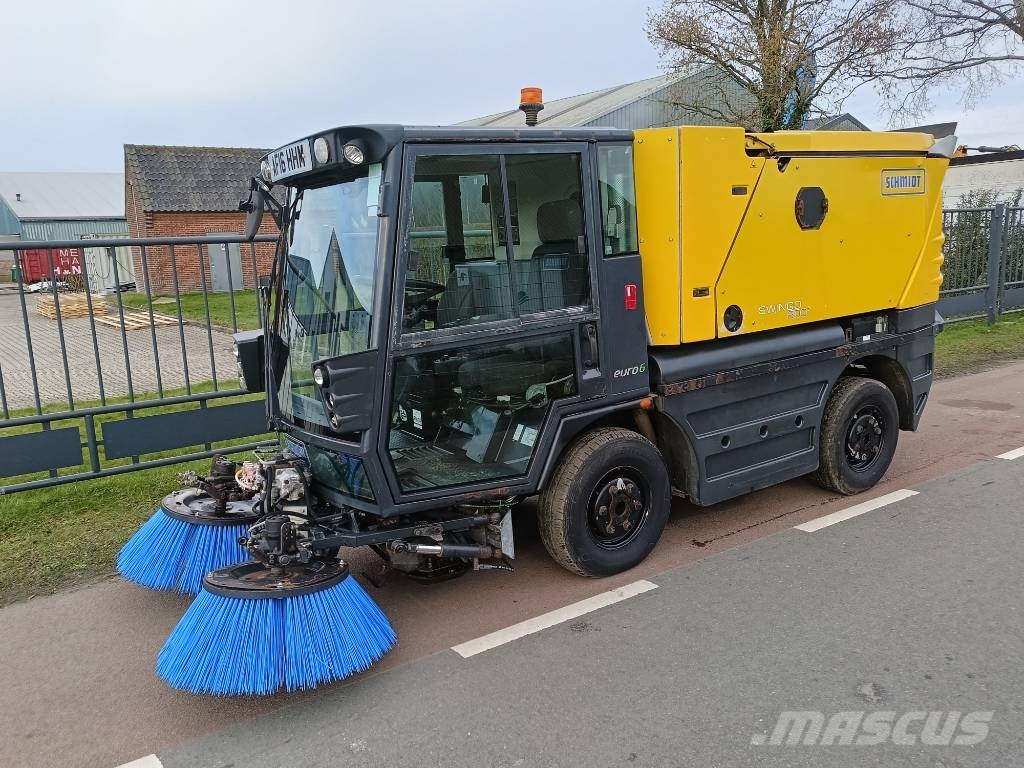 Schmidt Compact 200 swingo 200 veegmachine brush, 2016, Zevenbergen ...
