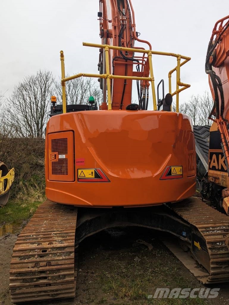 Hitachi ZX225US-7, 2021, United Kingdom - Used crawler excavators ...