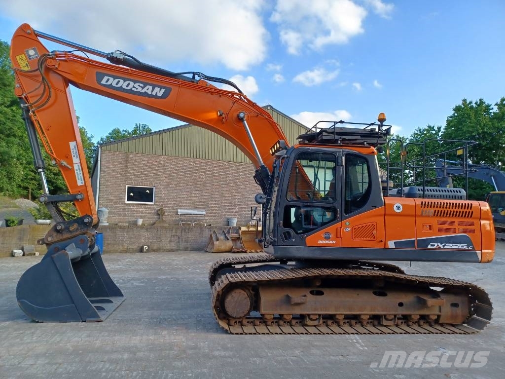 Doosan DX 225 LC-5 *Incl the pump for the 4th function*, 2019, Wijlre ...