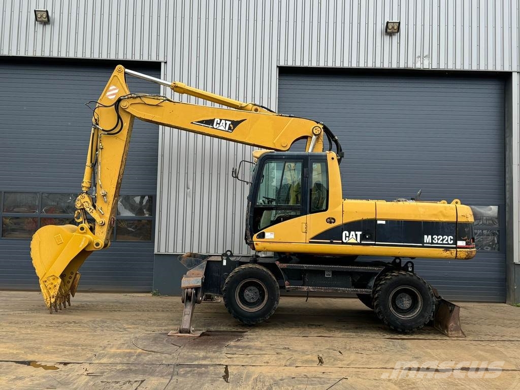 Cat M322C - Hydraulic stabilizers / VA Triple boom / C, 2003, BIG 1 BIG Machinery B.V ...