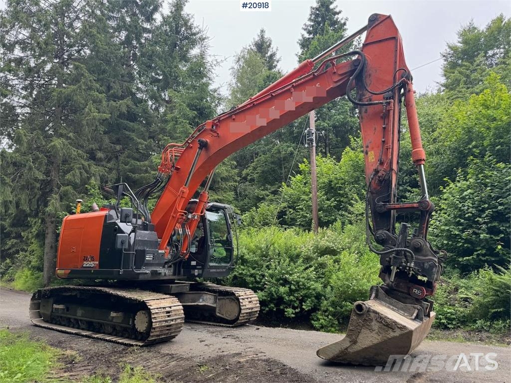 Hitachi ZX225 Tracked Excavator w/ Rototilt, Grading Bucke, 2019 ...