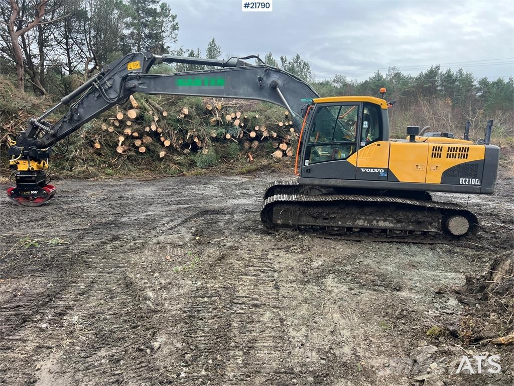 Volvo ec210cl excavator w/ rototilt, sanding bucket and , 2010 ...