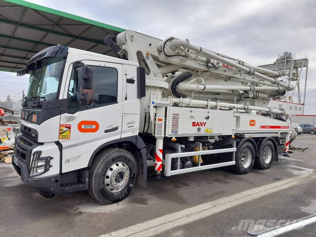 Camion Volvo FMX 380 avec pompe à béton Sany, 2023, CHILLY MAZARIN ...
