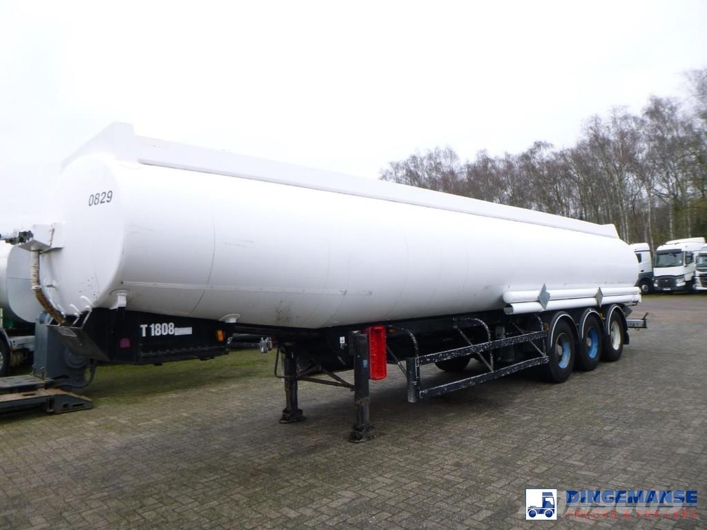 Merceron Fuel tank alu 39.9 m3 / 9 comp, 1998, Hoogerheide, Pays-Bas ...