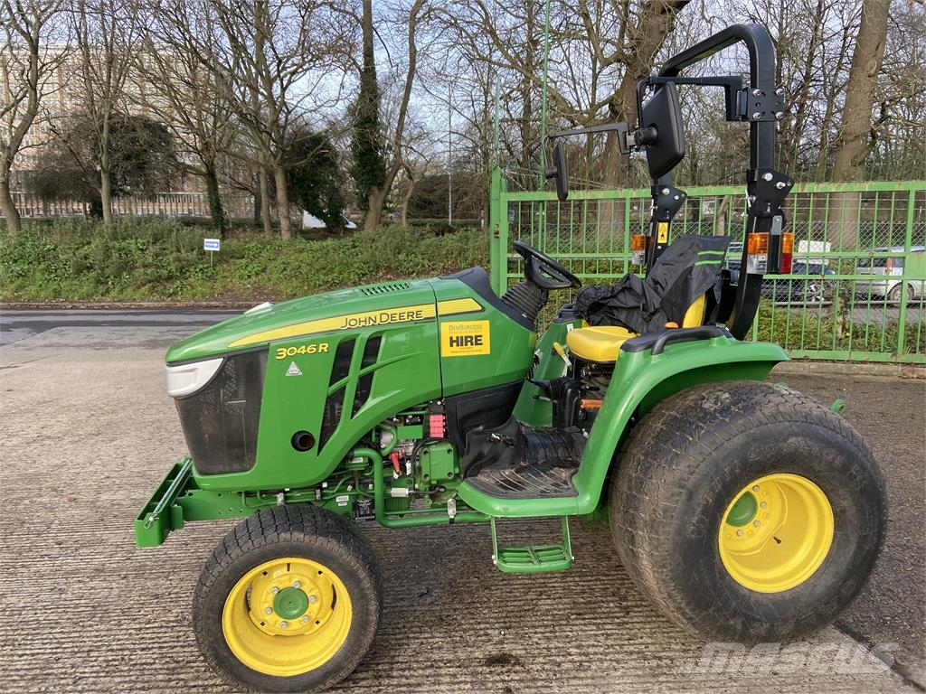 John Deere 3046R ROPS