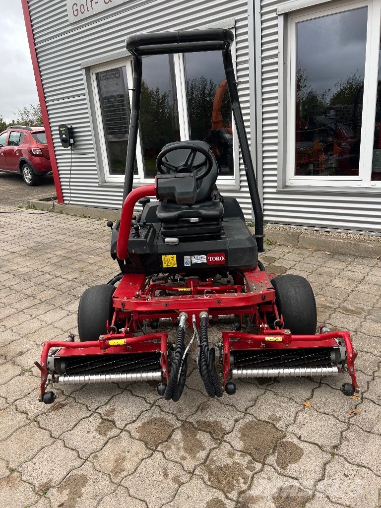 Toro GREENSMASTER 3250D Allrad, Geschendorf, Schleswig-Holstein, ドイツ ...