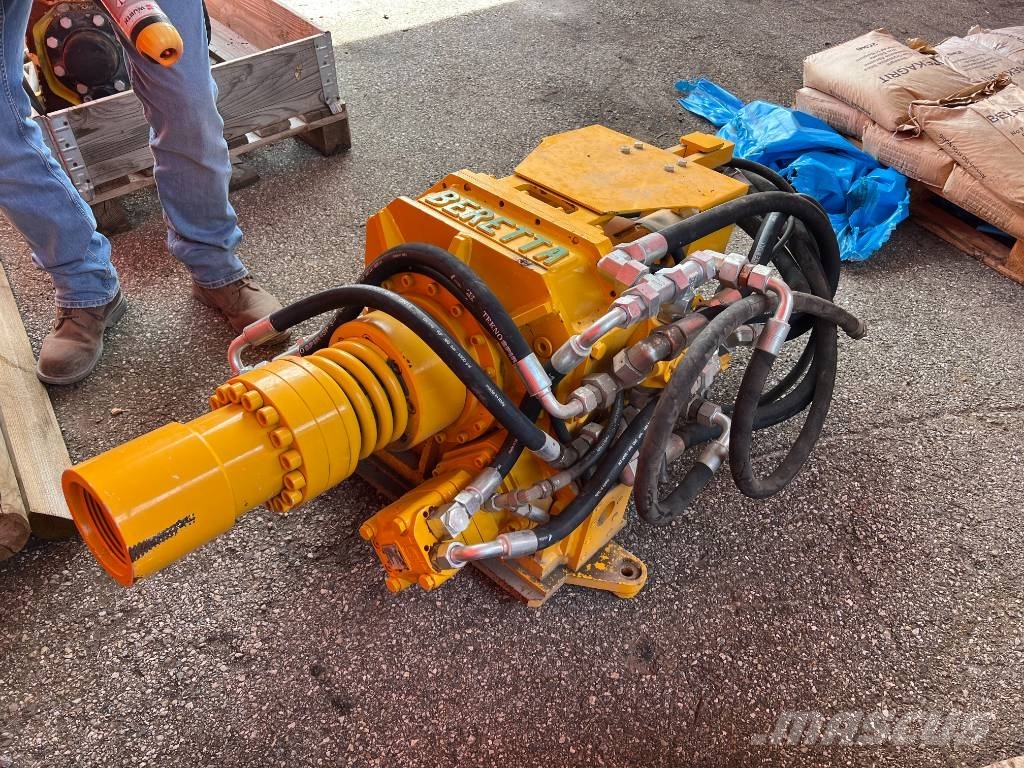 Beretta Foreuse rotative Rotary drilling machine, Porte-de-Savoie ...