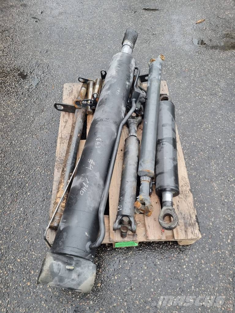 Manitou 1840 Drive shafts, cylinders, 2019, Lithuania - Mascus UK