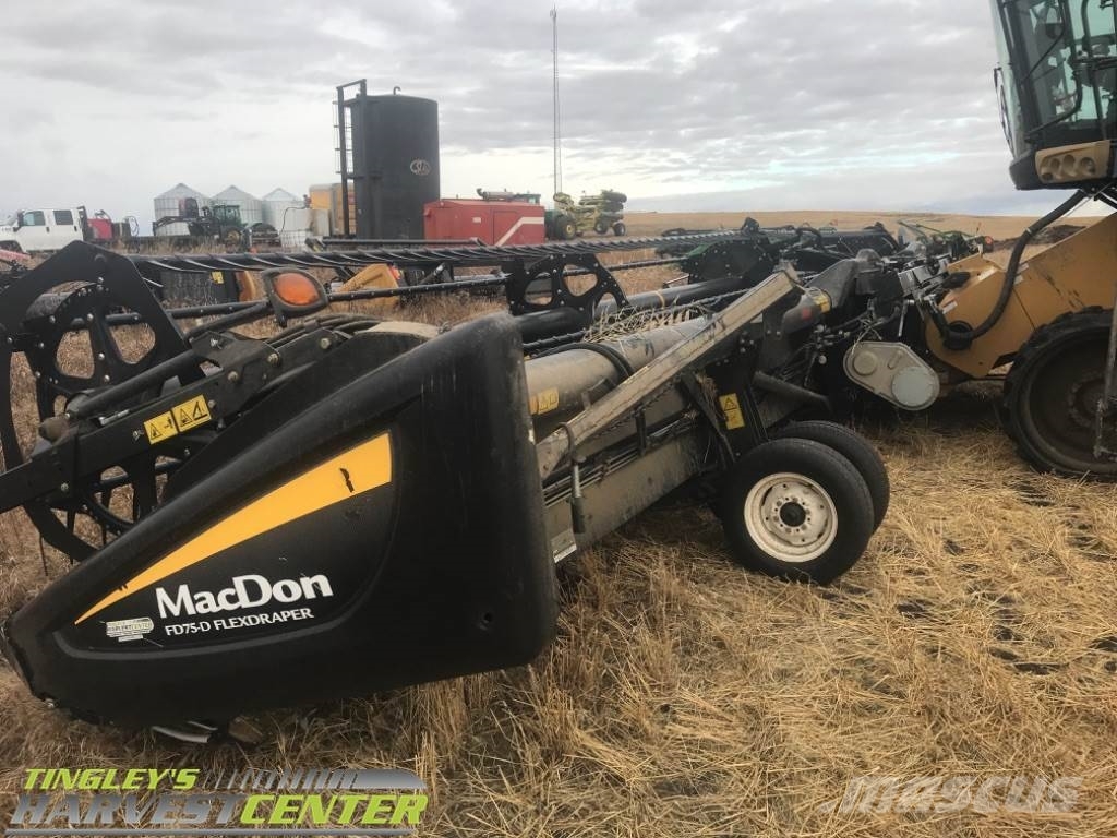 Macdon FD75-45 (LEXION ADAPTER), 2016, Lloydminster, Alberta, Canada ...