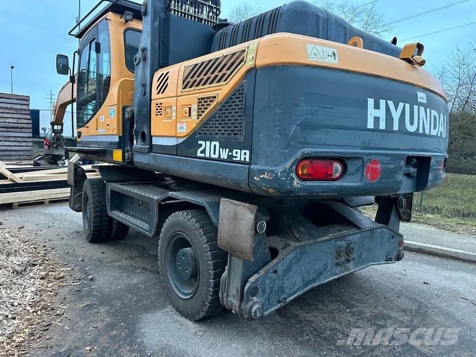 Hyundai Robex 210 W-9 A, 2015, Poland - Used wheeled excavators - Mascus