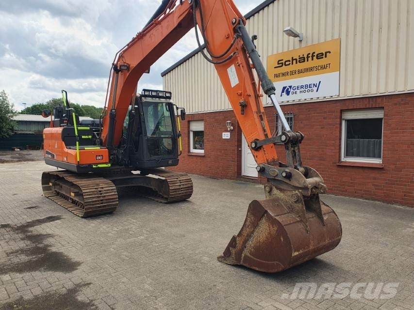 두산 DX140 LC-5 Kettenbagger 14to Bagger Cat / JCB, 2017, 독일 - 익숙한 대형 굴삭기 ...