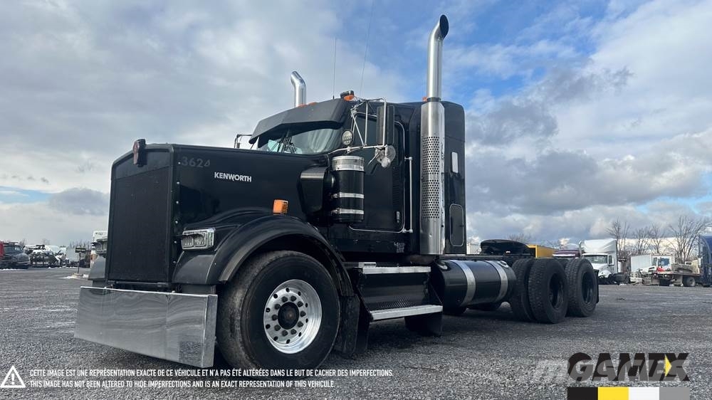 Kenworth W900 HIGHWAY / SLEEPER TRUCK / TRACTOR, 2016, St-Paul-de-lîle ...