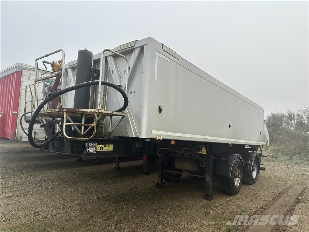 Klc Trailer Skadet 2 aks tip trailer, 2013, Denmark - Mascus UK