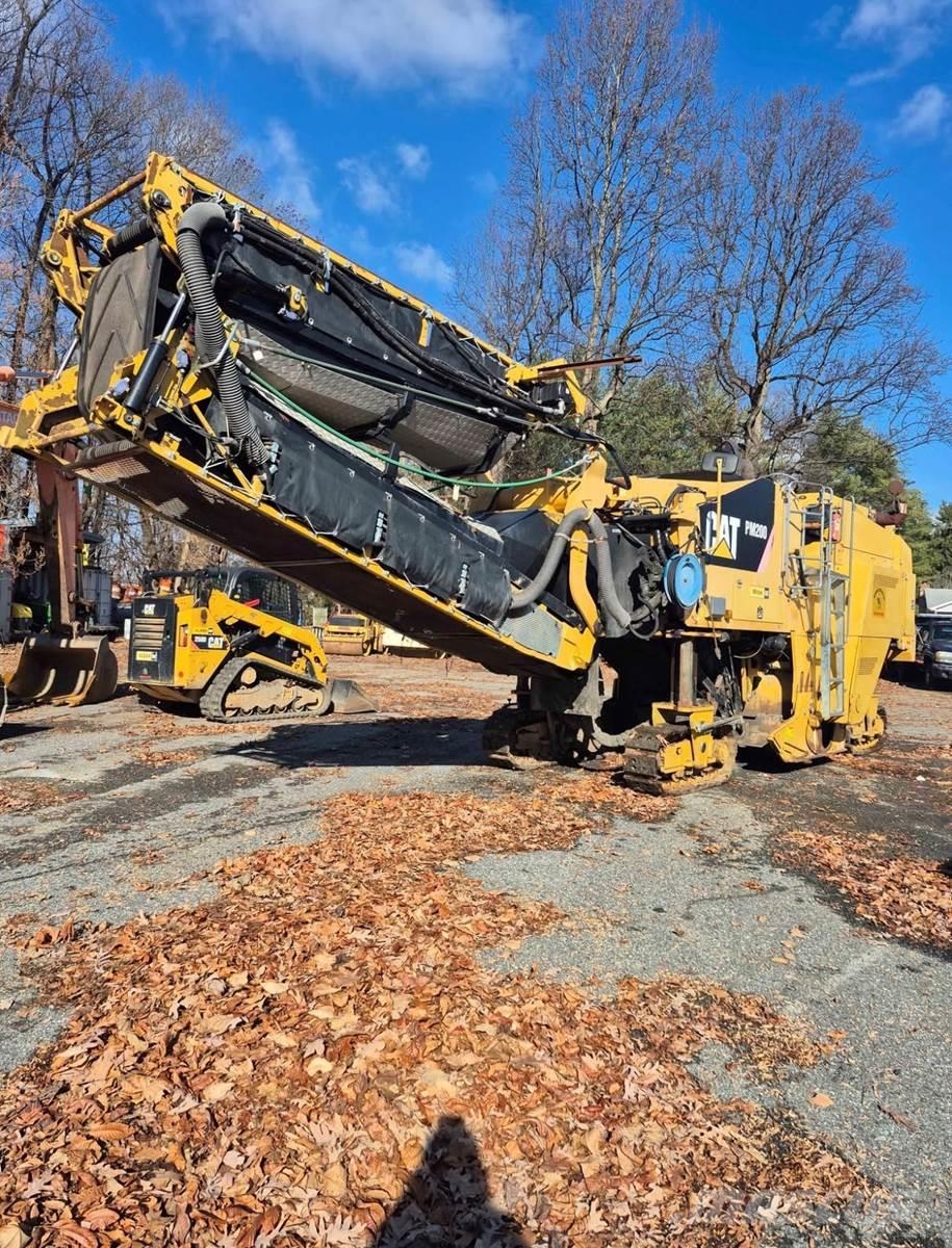 Cat PM200, 2009, Wayne, Michigan, United States - Used asphalt cold ...
