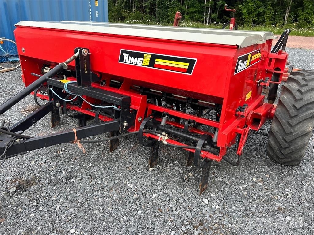 Tume KL 2500 H SC asiallinen kones sopivasti, Huittinen, Suomi ...