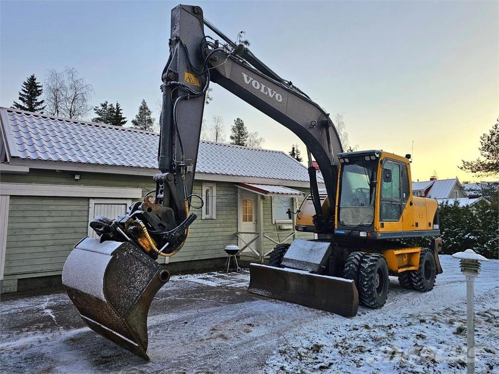 Volvo EW180B, Rasvari, Eberspächer, Engcon, Kauha, 2004, Lahti, Finland ...