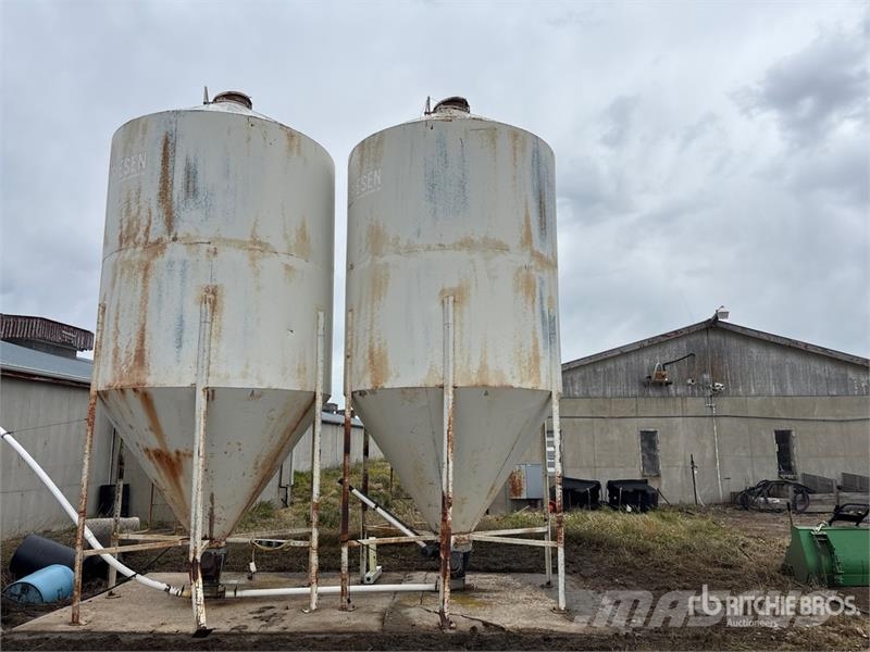 Auktioner för begagnade Friesen +/- 12 ton Smooth Wall Hopper Grain Bin ...