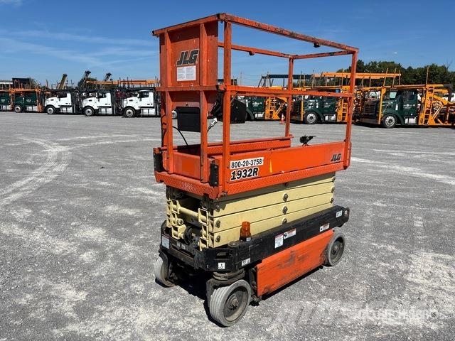 Purchase Jlg 1932R scissor lifts, Bid & Buy on Auction - Mascus USA