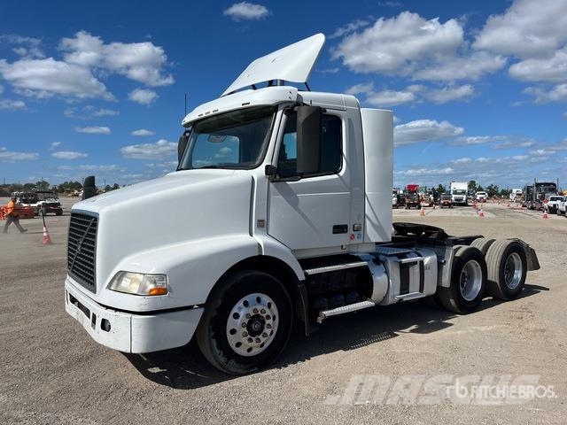Purchase Volvo 6x4 T/A Day Cab Truck Tractor tractor Units, Bid & Buy ...