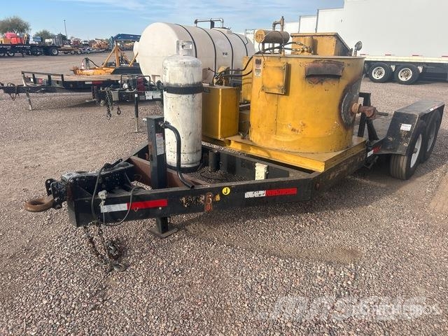 Buy used Argo Fab T/A Seal Coat Trailer asphalt machine accessories on ...