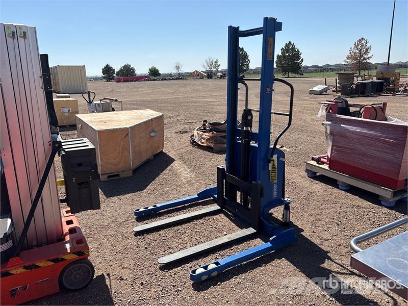 Purchase Blue Giant XPS-22-62 2200 lb Pallet Jack hand pallet trucks ...