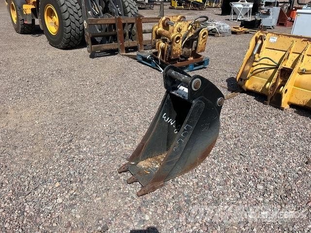 Purchase Cat 12 in 0.08 m3 Q/C Digging Backhoe Rear Bucket buckets, Bid ...