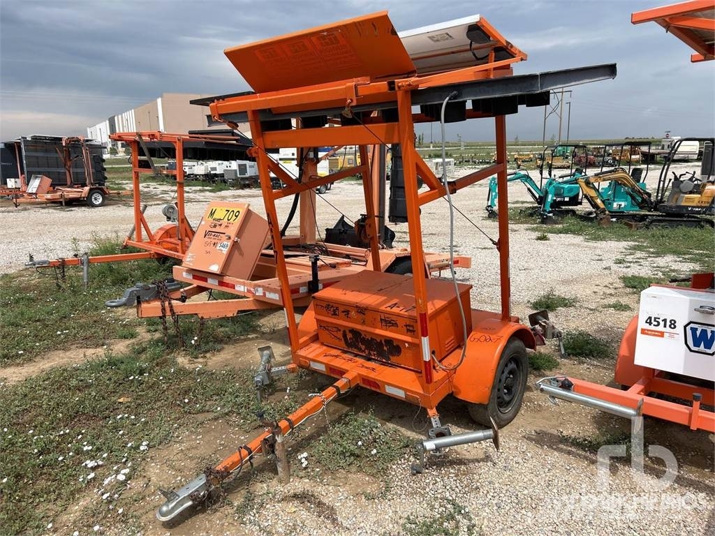 Purchase Arrow-Master 8000 gal Quad/A Spread Axle others, Bid & Buy on ...