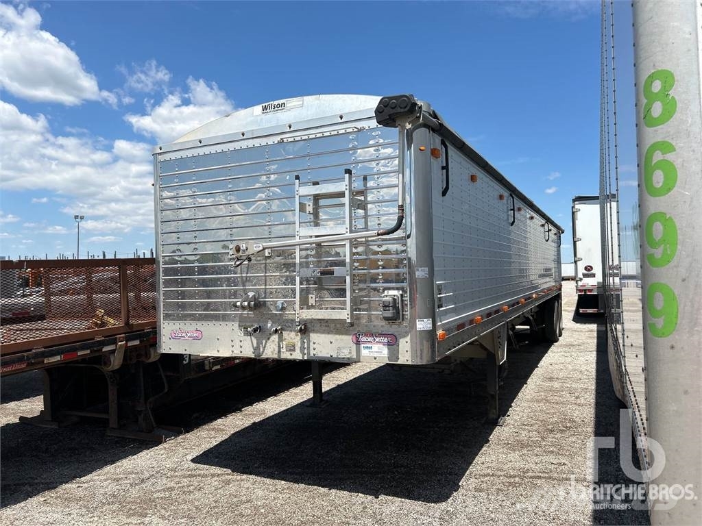 Purchase Wilson HOPPER grain and Silage Trailers, Bid & Buy on Auction ...