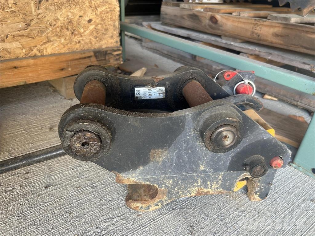 Jcb MECHANICAL QUICK COUPLER, 2023, Harrisburg, Pennsylvania, United ...