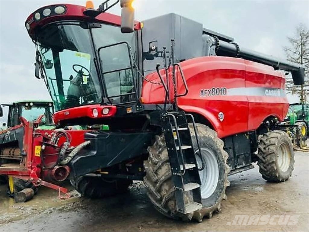 Case Ih Axial-Flow 8010, 2005, Звенигородка, Ukraine - Used combine ...